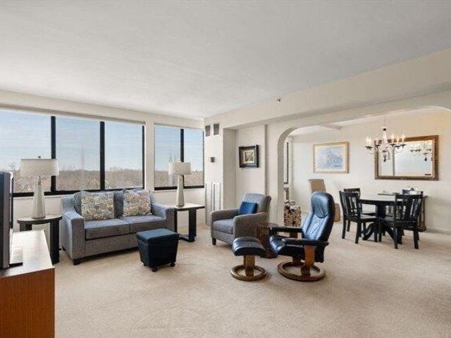 2 bedroom, Newton MA 02467 102563779