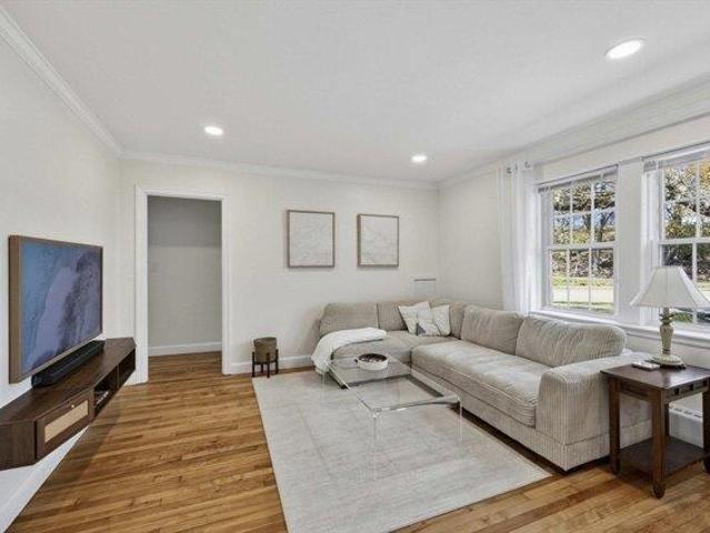 2 bedroom, Newton MA 02467 103159120