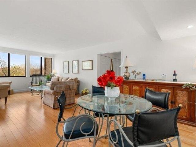2 bedroom, Newton MA 02467 104832564