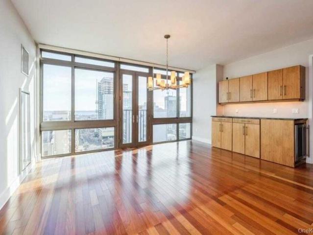 2 bedroom, NY NY 100251643
