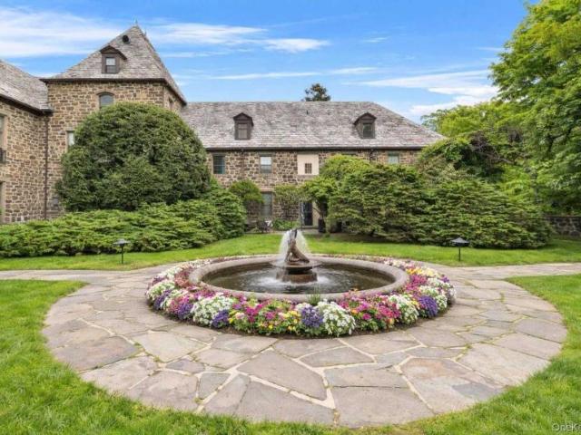 2 bedroom, NY NY 102245483