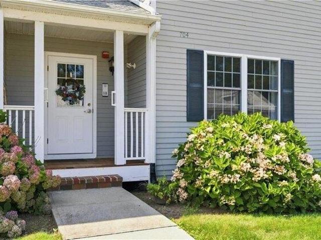 2 bedroom, Smithfield RI 02828 105126838