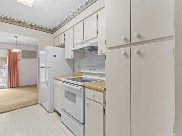 2 bedroom, South Burlington VT 05403 102476144