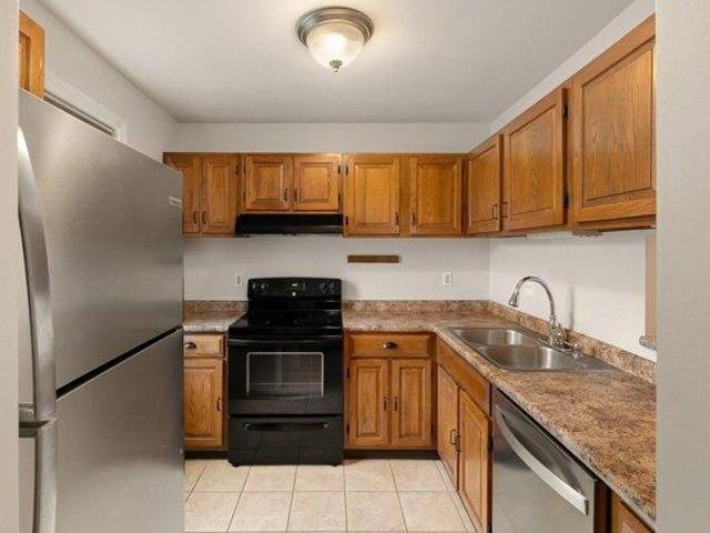 2 bedroom, South Burlington VT 05403 104789351