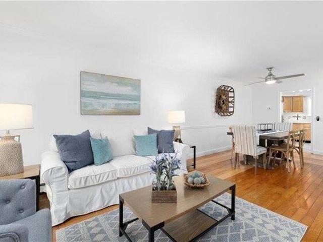 2 bedroom, South Kingstown RI 02879 104788593