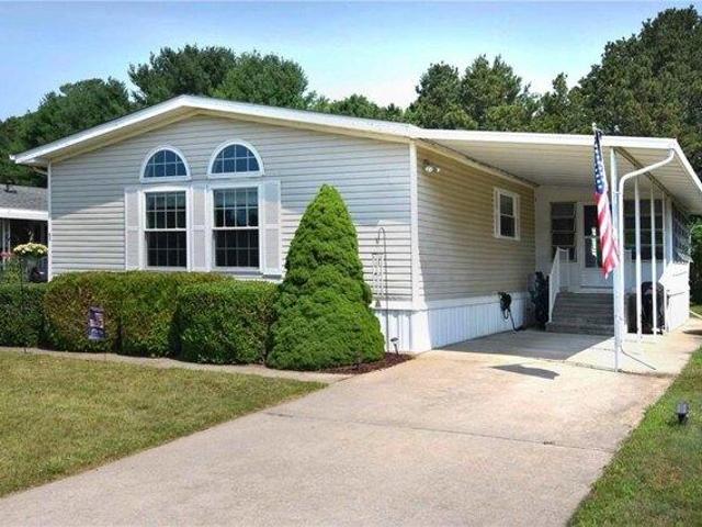 2 bedroom, South Kingstown RI 02879 104789936