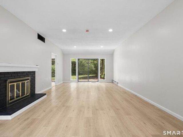 2 bedroom, Southbury CT 06488 105112816