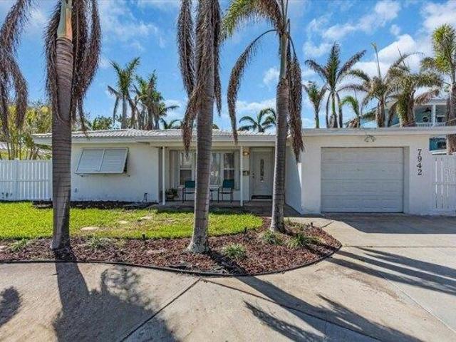2 bedroom, Saint Petersburg FL 33707 LS89059871