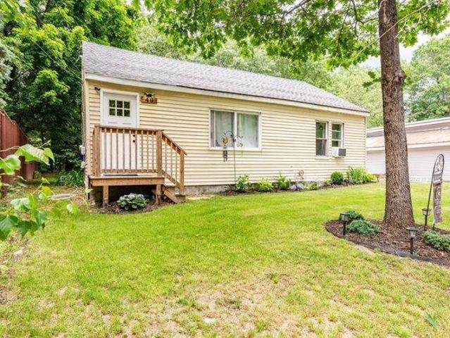 2 bedroom, Sanford ME 04073 104652929