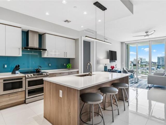 2 bedroom, Sarasota FL 34236 102587804