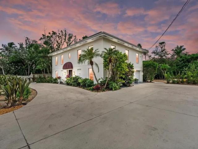 2 bedroom, Sarasota FL 34242 102658814