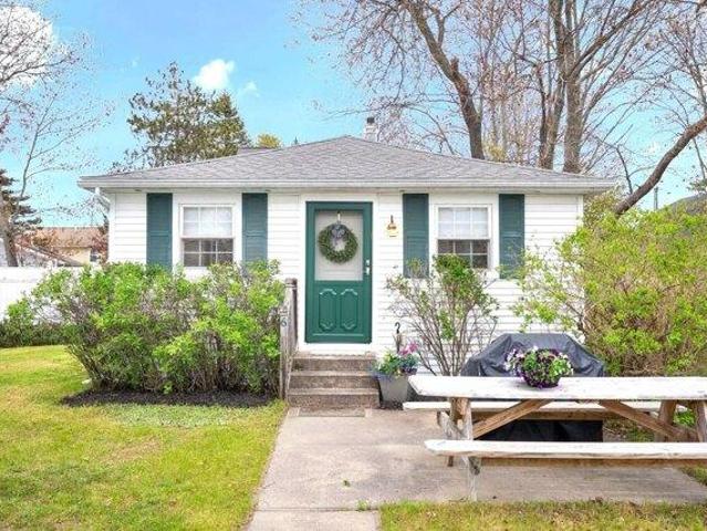 2 bedroom, Scarborough ME 04074 102669743