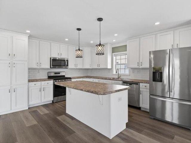 2 bedroom, Scarborough ME 04074 102709363