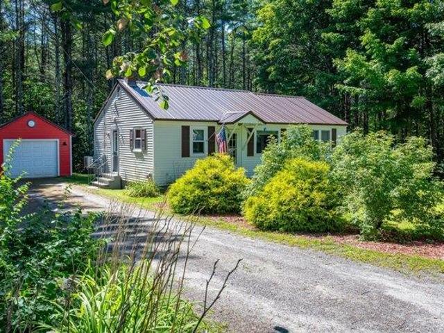 2 bedroom, Sebago ME 04029 105175958