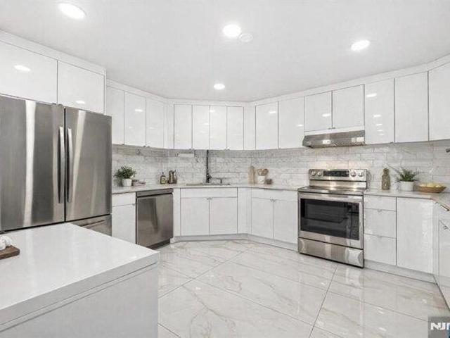 2 bedroom, Secaucus NJ 07094 LS102478178