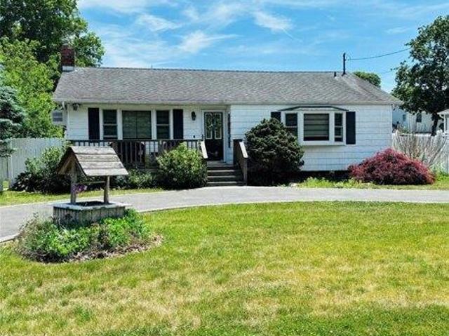 2 bedroom, Selden NY 11784 103605550