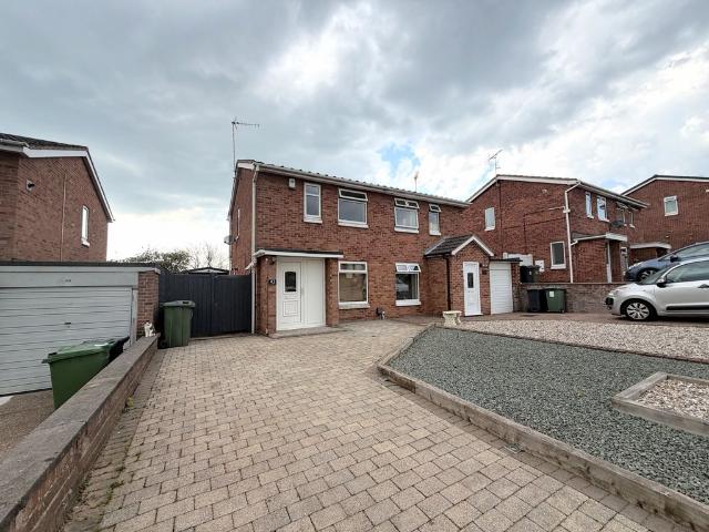 2 bedroom semi detached to let