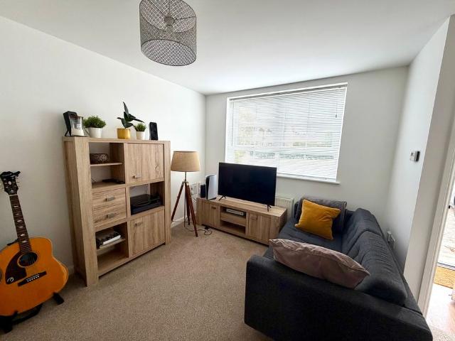 2 bedroom semi detached to let