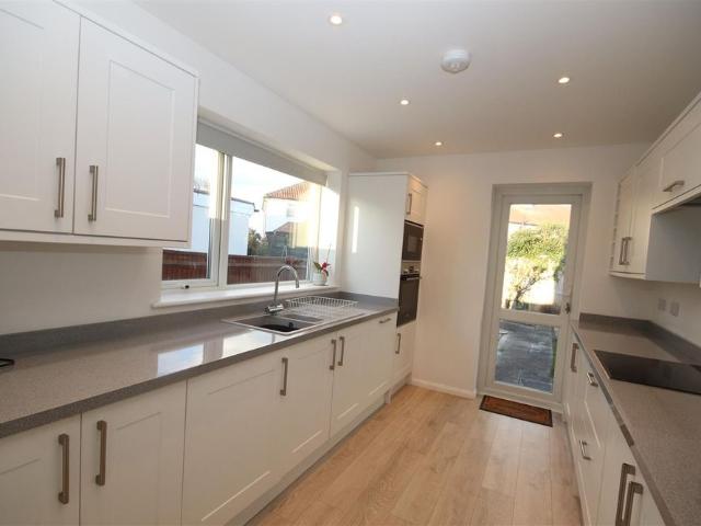 2 bedroom Semi Detached Bungalow to let