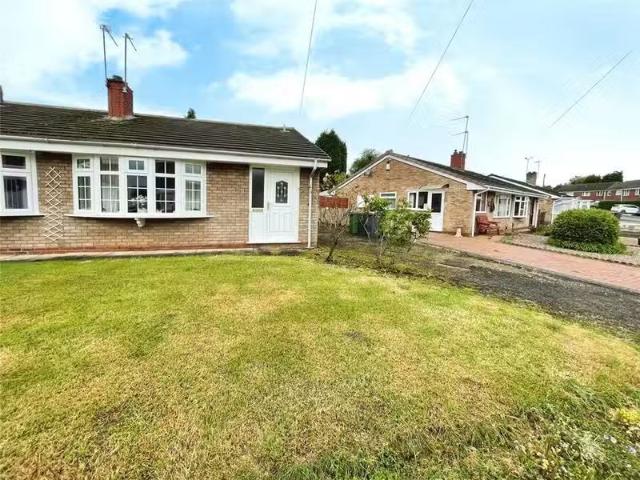 2 bedroom Semi Detached Bungalow to rent, Oldcroft, Telford, T.