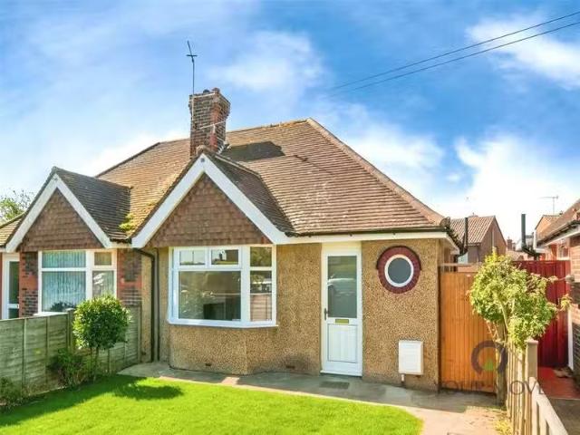 2 bedroom Semi Detached Bungalow to rent, Station Road, Polega.