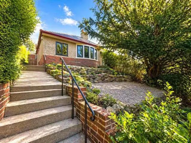 2 bedroom Semi Detached Bungalow to rent, Shear Brow, Blackbur.