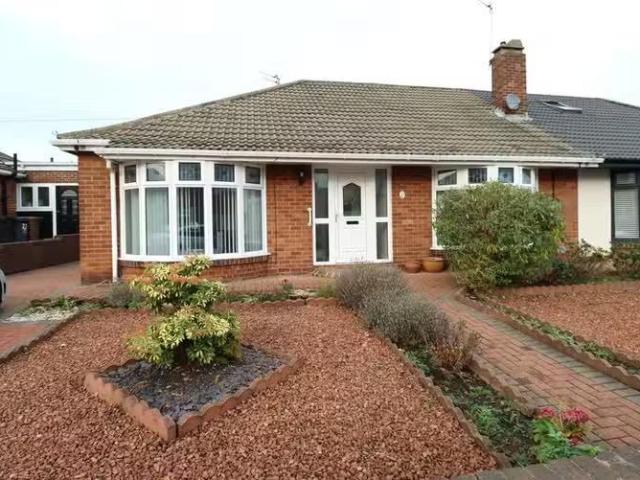 2 bedroom Semi Detached Bungalow to rent, Solway Avenue, North.