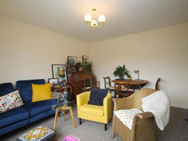 2 bedroom semi detached bungalow to rent