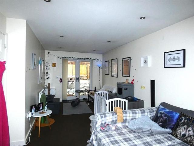 2 bedroom semi detached bungalow to rent