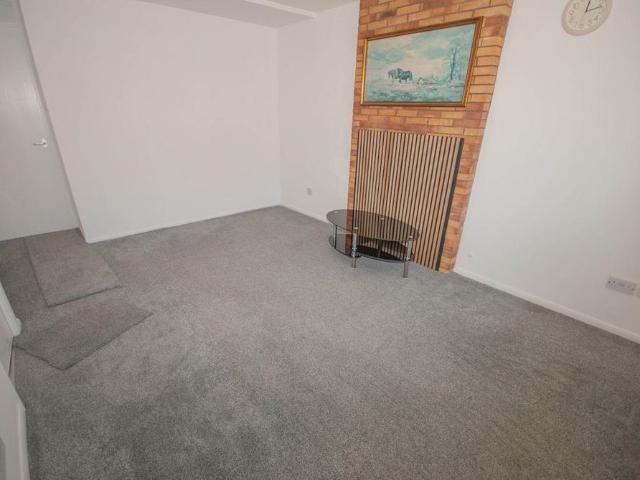 2 bedroom semi detached bungalow to rent