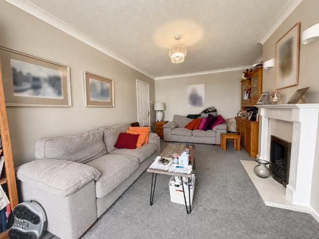 2 bedroom semi detached bungalow to rent