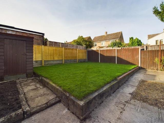 2 bedroom semi detached bungalow to rent