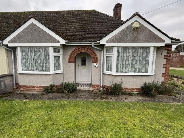 2 bedroom semi detached bungalow to rent