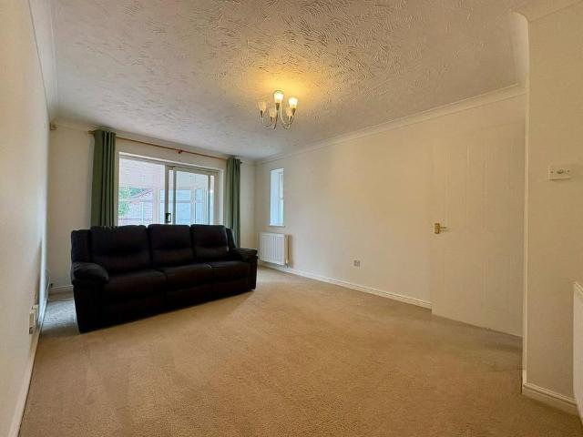 2 bedroom semi detached bungalow to rent