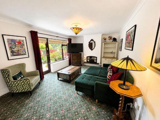 2 bedroom semi detached bungalow to rent
