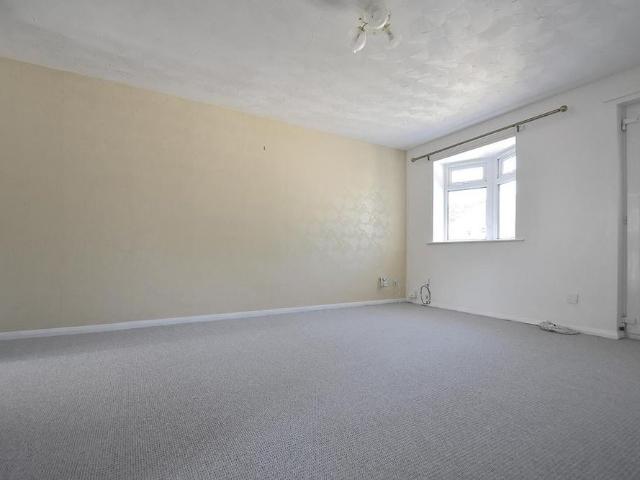 2 bedroom semi detached bungalow to rent