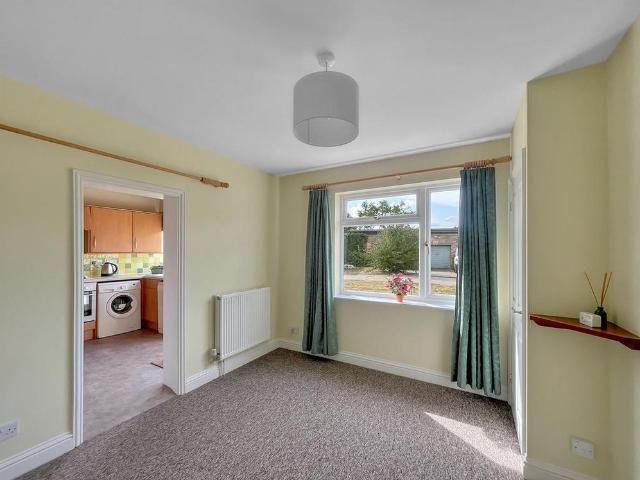 2 bedroom semi detached bungalow to rent