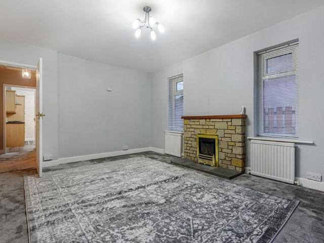 2 bedroom semi detached bungalow to rent