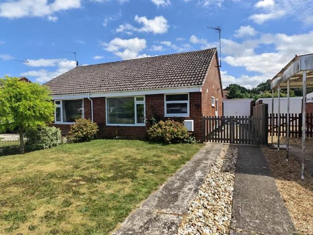 2 bedroom semi detached bungalow to rent