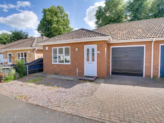 2 bedroom semi detached bungalow to rent