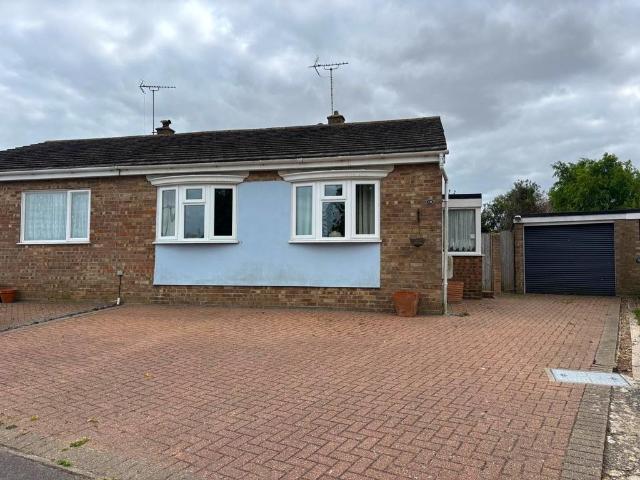 2 bedroom semi detached bungalow to rent