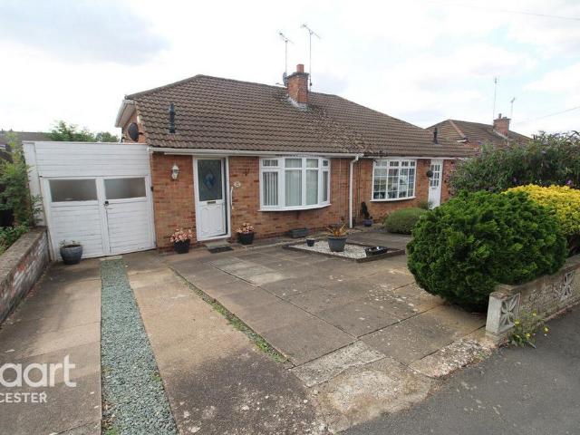 2 bedroom semi detached bungalow to rent