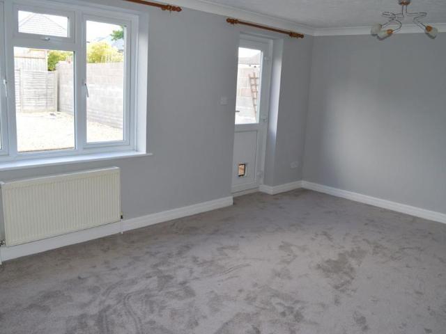 2 bedroom semi detached bungalow to rent