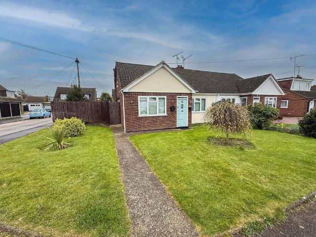 2 bedroom semi detached bungalow to rent