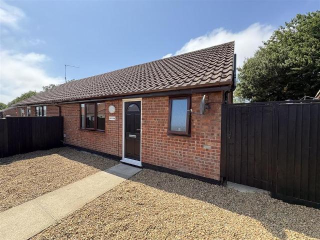 2 bedroom semi detached bungalow to rent