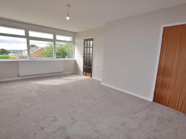 2 bedroom semi detached bungalow to rent