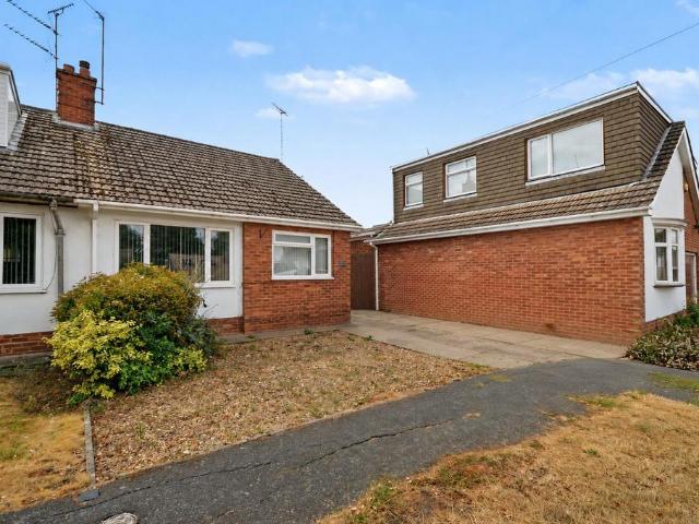 2 bedroom semi detached bungalow to rent