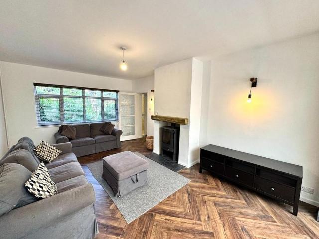 2 bedroom semi detached bungalow to rent