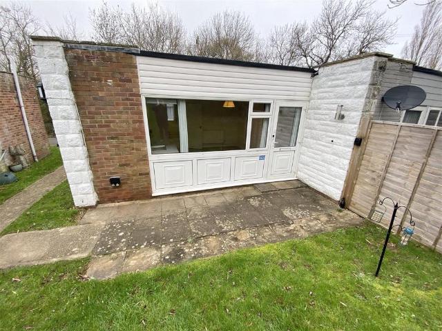 2 bedroom semi detached bungalow to rent
