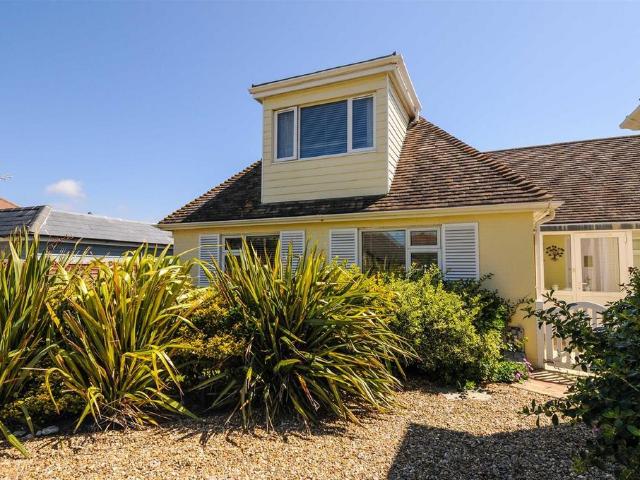 2 bedroom semi detached bungalow to rent